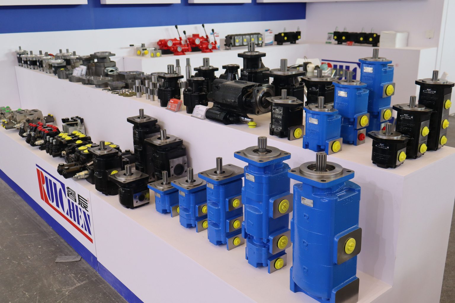 Hydraulic Gear Pumps in Stock | Full Range Factory Display